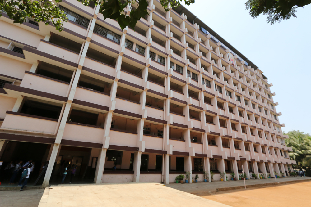 Satish Pradhan Dnyanasadhana College Thane