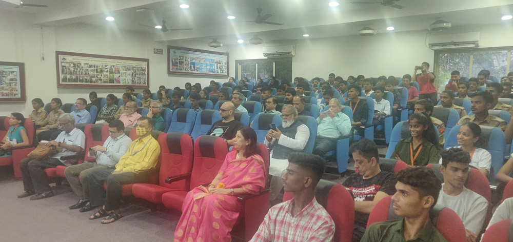 Satish Pradhan Dnyanasadhana College Thane